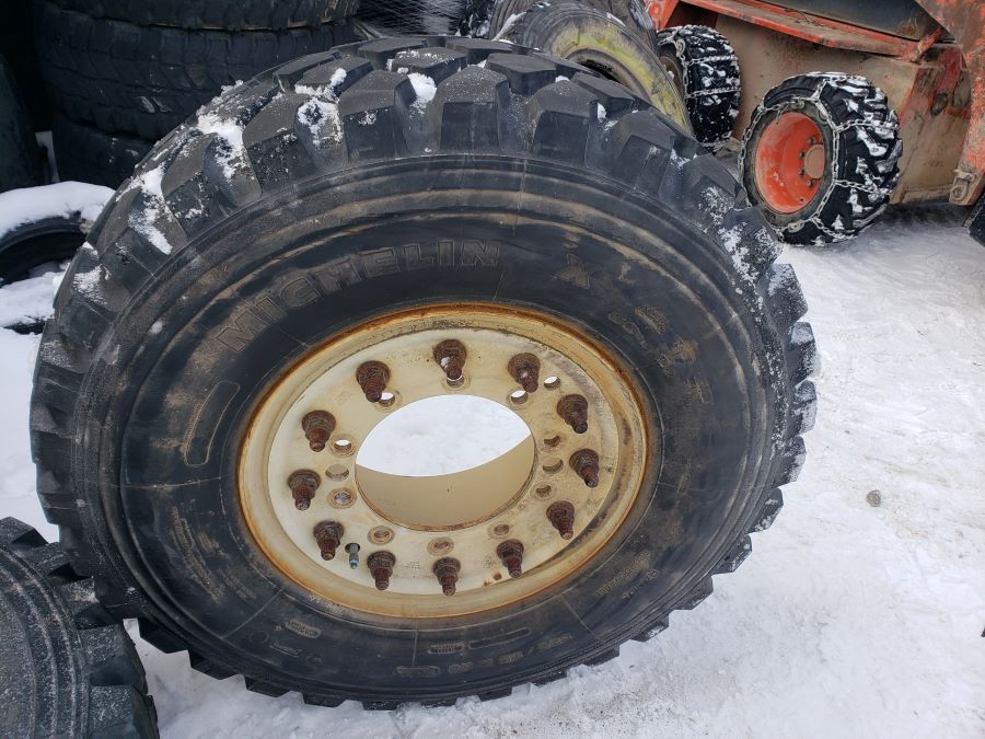 395/85R20 Michelin XZL on wheel | Military Tires