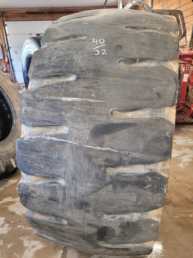26.5R25 Bridgestone V-Steel D-Lug | Military Tires