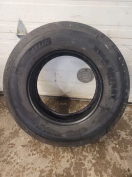 235/75R17.5 Michelin XTA2 Energy | Military Tires